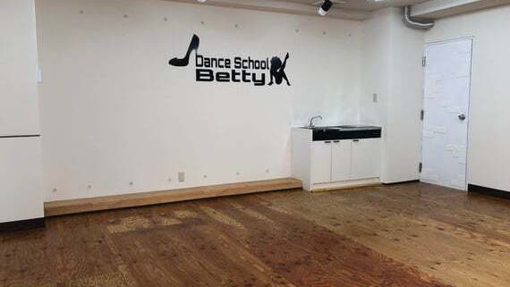 ダンス以外でも楽器や和太鼓などの大音量での使用が可能なスタジオ!!!!の写真1