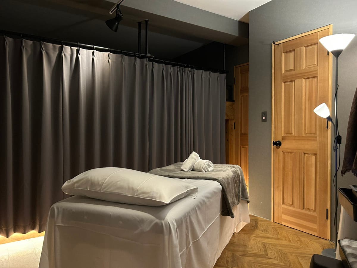 【必読】注意事項あり｜【福岡祇園駅 から徒歩3分】ホテルの客室をサロンに！広めのお部屋です！【202号室】minoriba　の写真1