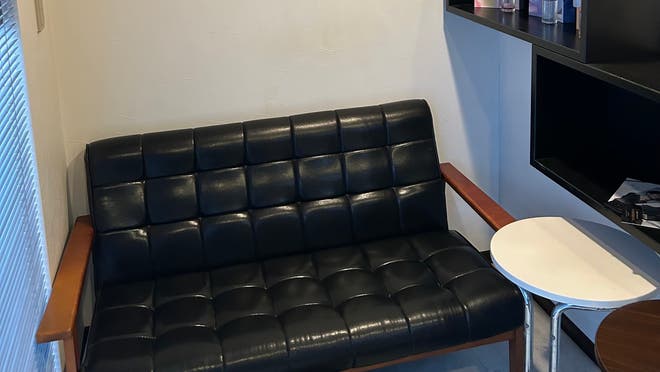 蕨駅から徒歩5分!セット面は2面!アシスタントアカデミーやレッスンとしてもご利用可能!の写真2