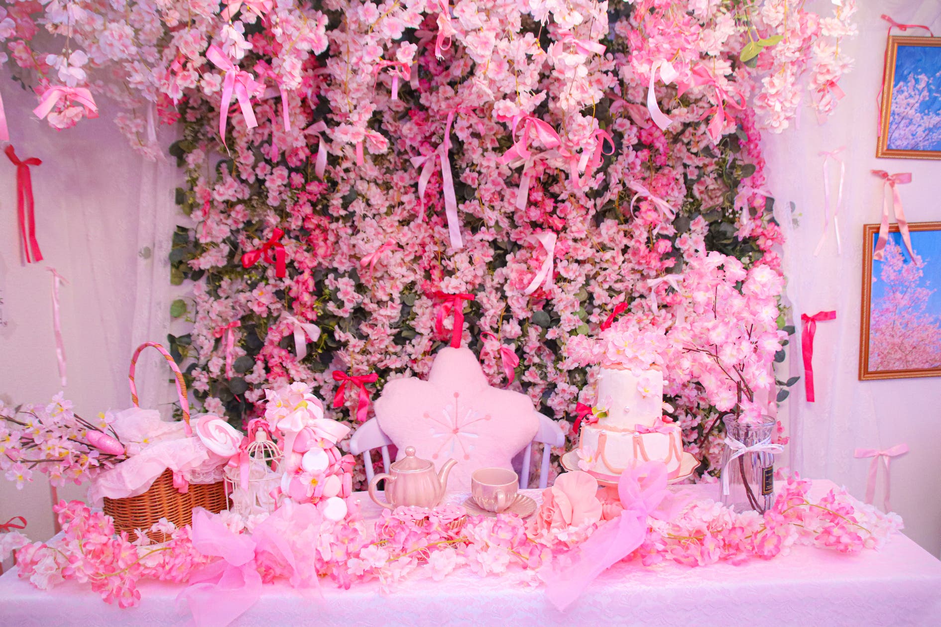 要町駅徒歩4分の可愛いレンタルスペース♡ピンクの桜のお部屋🌸ポートレート撮影🤍コスプレ🤍推し活🤍女子会の写真2