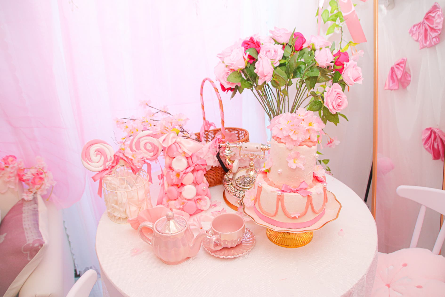 要町駅徒歩4分の可愛いレンタルスペース♡ピンクの桜のお部屋🌸ポートレート撮影🤍コスプレ🤍推し活🤍女子会の写真3