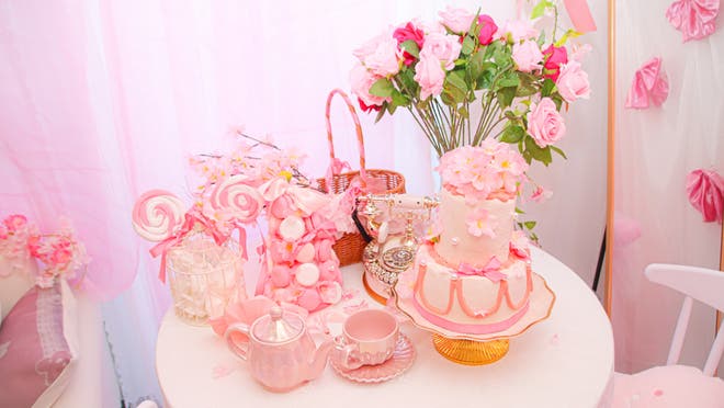 要町駅徒歩4分の可愛いレンタルスペース♡ピンクの桜のお部屋🌸ポートレート撮影🤍コスプレ🤍推し活🤍女子会の写真3