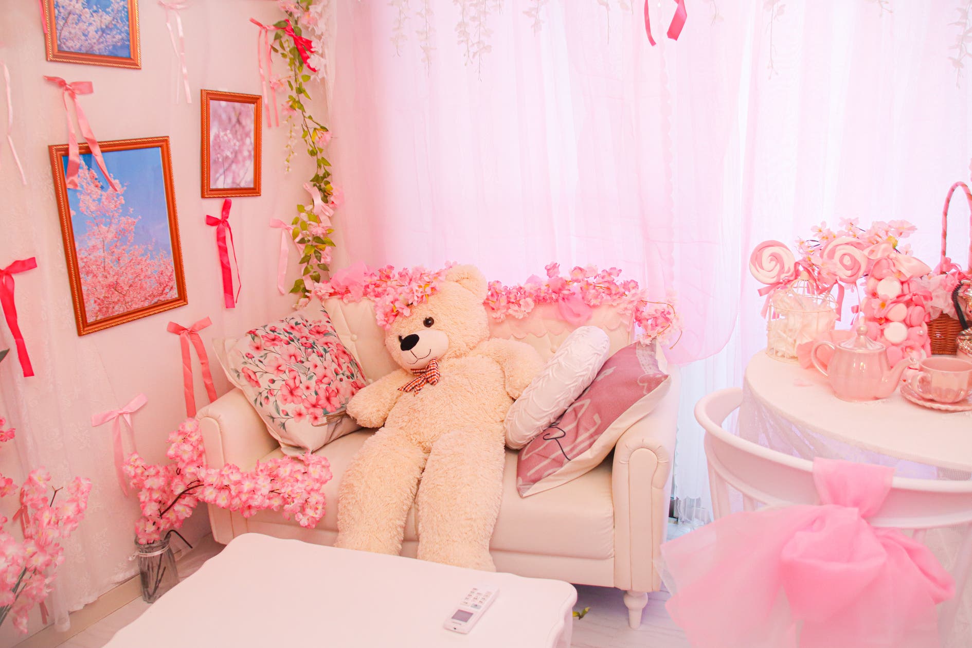 要町駅徒歩4分の可愛いレンタルスペース♡ピンクの桜のお部屋🌸ポートレート撮影🤍コスプレ🤍推し活🤍女子会の写真5