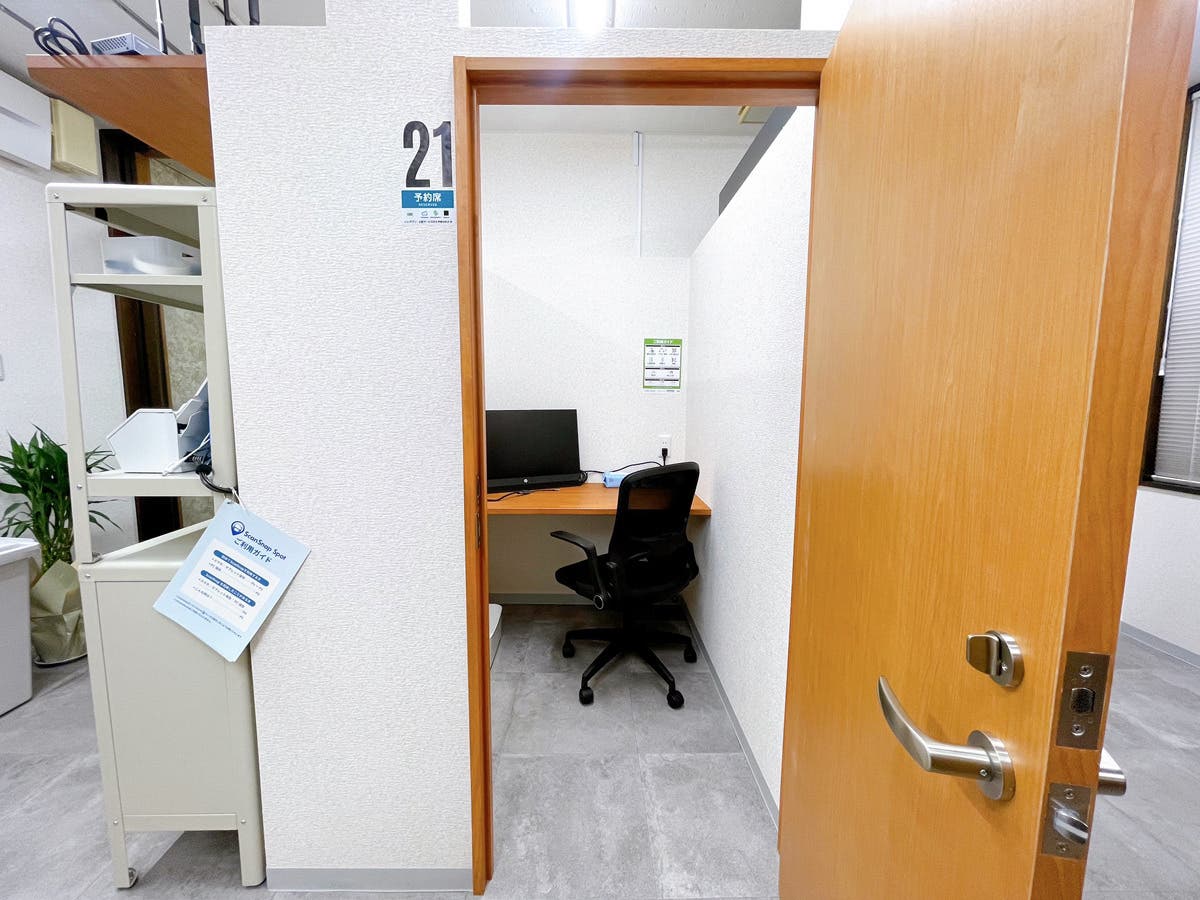 【モニター有り】河辺駅南口徒歩1分のドア付き半個室 No.21（いいオフィス青梅河辺 by 95NJ ）の写真1