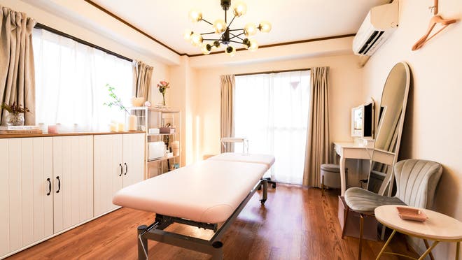 【✨OPEN 価格¥900~✨】心斎橋駅8分!長堀橋駅1分!上質でやさしい大人の完全個室サロン🪞の写真1