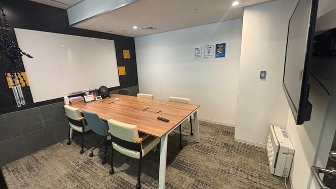 横浜駅徒歩6分!4名会議室 高速wifi/40インチモニター完備 テレワークや会議等で是非!【STAYUP横浜】の写真12