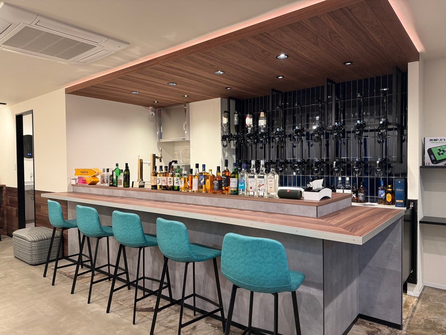 八王子駅から徒歩2分のおしゃれバーカウンター空間 l パーティ・交流会。イベントに最適の写真1