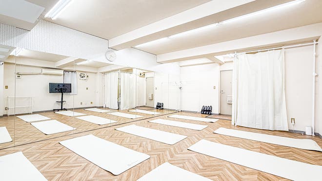 特別価格継続中🎉【横浜エリア|天王町駅6分】リニューアルしました✨37㎡広々空間♪ダンス・ヨガ・楽器演奏等におすすめ☆大型鏡の写真1