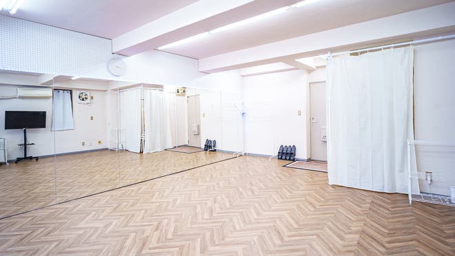 特別価格継続中🎉【横浜エリア|天王町駅6分】リニューアルしました✨37㎡広々空間♪ダンス・ヨガ・楽器演奏等におすすめ☆大型鏡の写真2