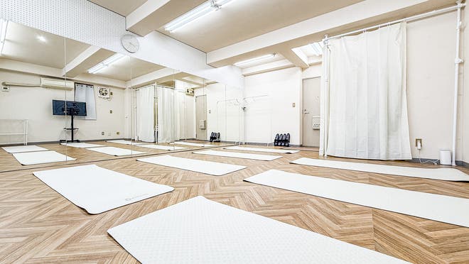 特別価格継続中🎉【横浜エリア|天王町駅6分】リニューアルしました✨37㎡広々空間♪ダンス・ヨガ・楽器演奏等におすすめ☆大型鏡の写真4