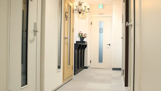 四谷三丁目駅徒歩1分🚃アビテックス🎼40Dr、ハイタイプ防音室 Dスタジオ アンプ付スピーカー🔈マイク🎤1セット無料💕の写真5