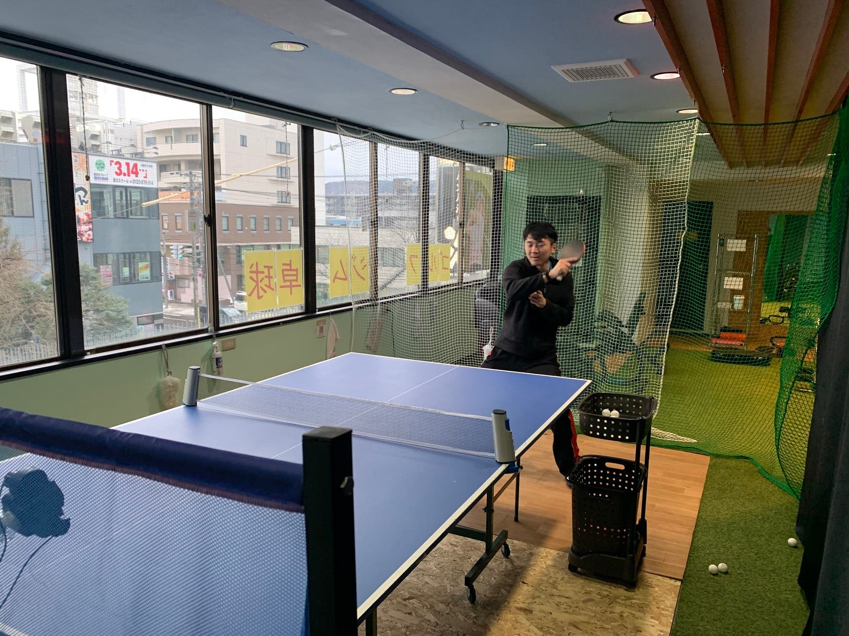 24h営業！ゴルフ、ジムの入った施設の中にあるマシン卓球練習場。1人練習に最適。2人でも利用可。の写真1