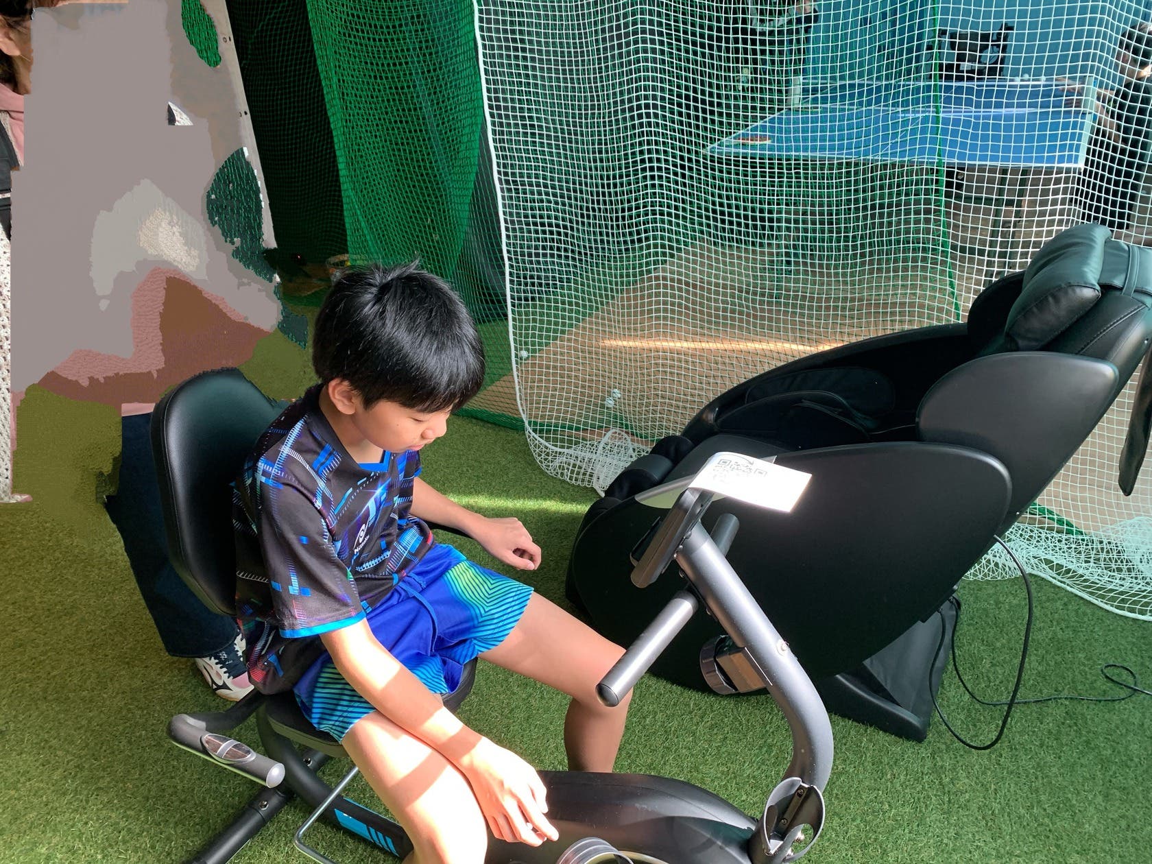 24h営業！ゴルフ、ジムの入った施設の中にあるマシン卓球練習場。1人練習に最適。2人でも利用可。の写真5