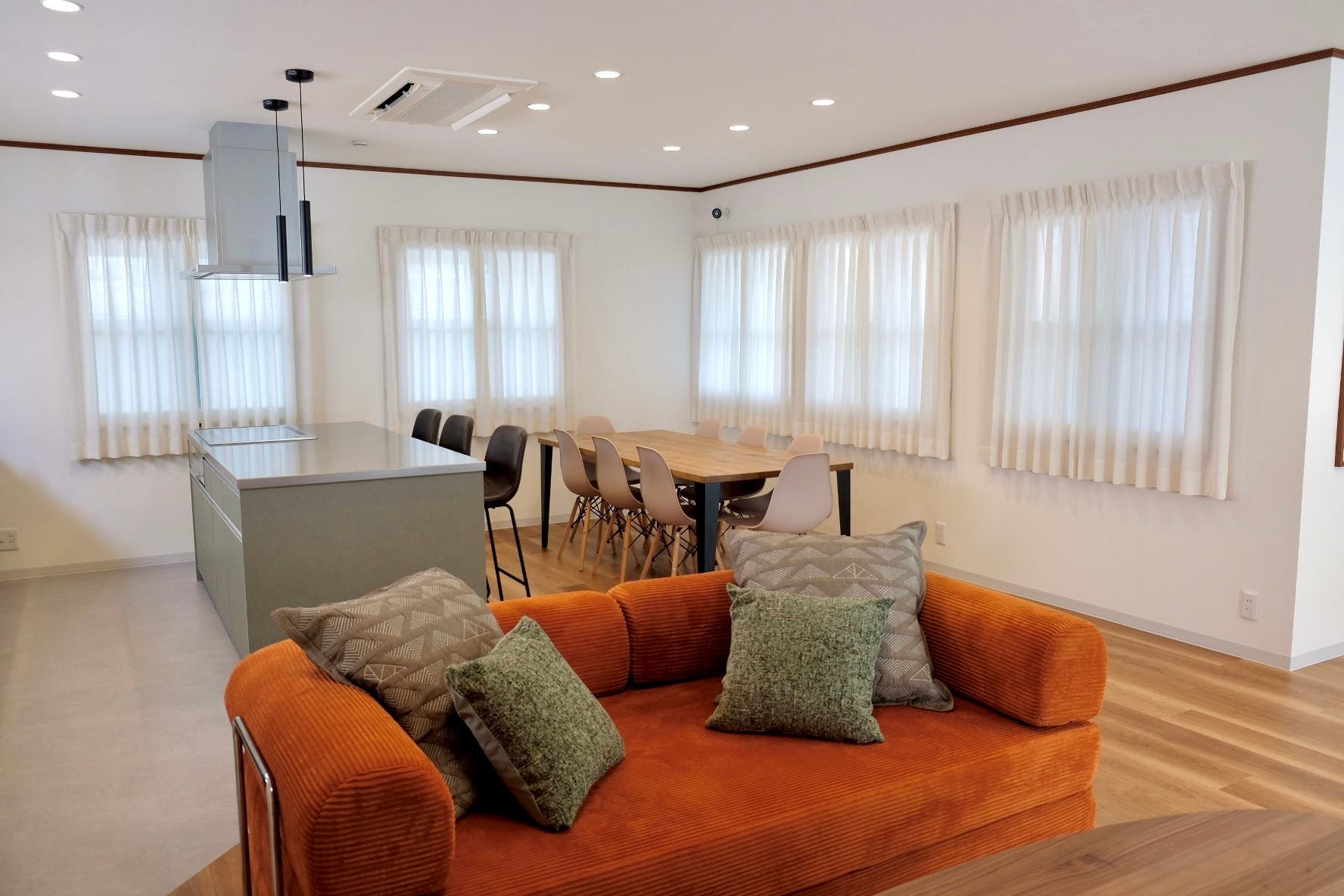 南町田グランベリーパーク駅徒歩2分｜おしゃれな50㎡スペース新登場！｜アイランドキッチン＋プロジェクター｜最大20名の写真2