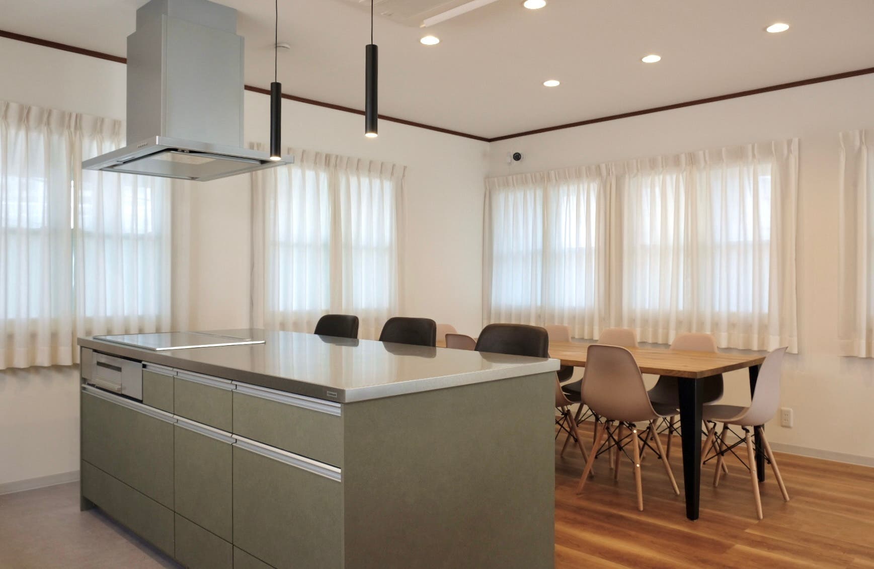 南町田グランベリーパーク駅徒歩2分｜おしゃれな50㎡スペース新登場！｜アイランドキッチン＋プロジェクター｜最大20名の写真4