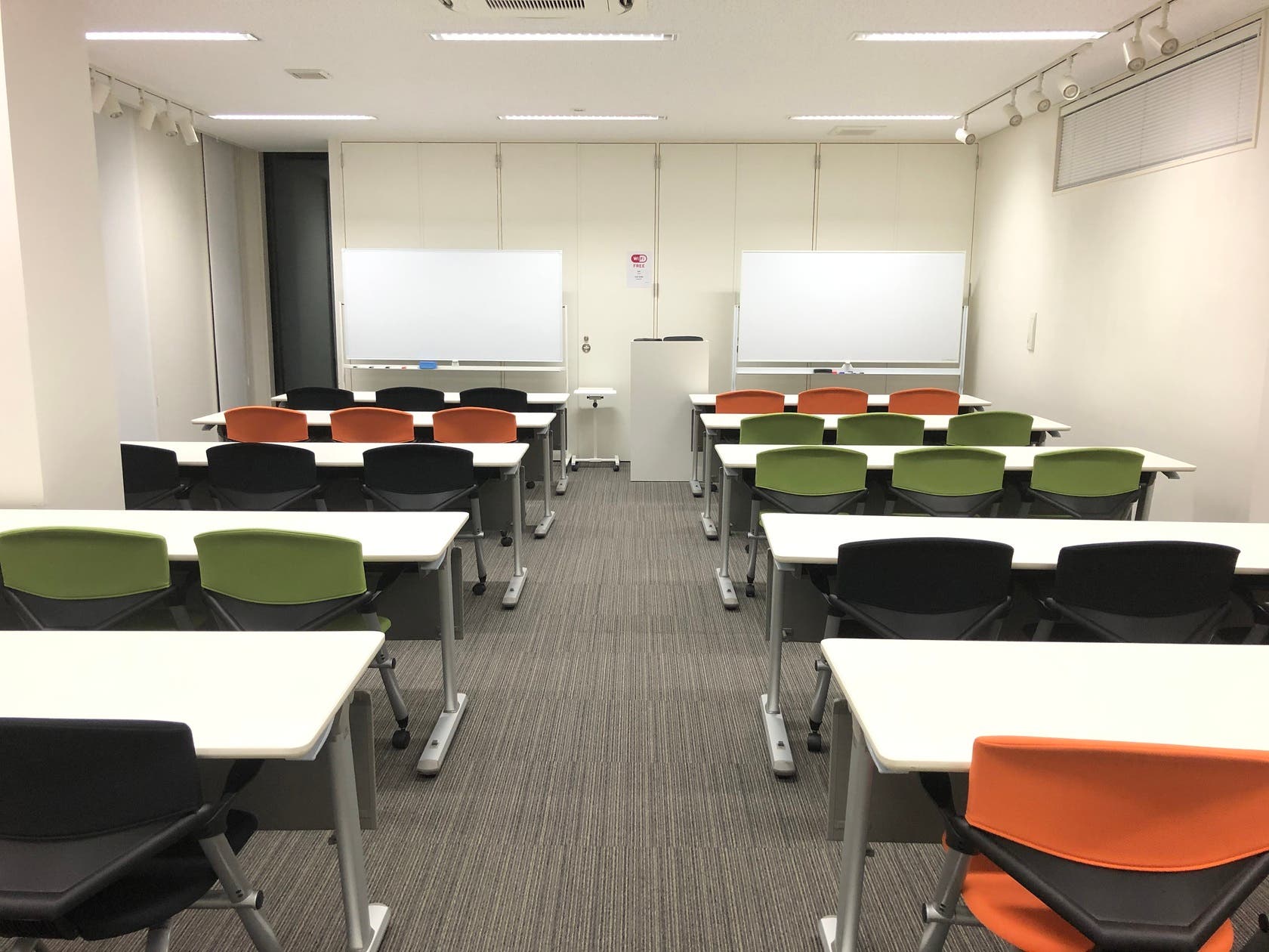 ＜馬車道駅徒歩4分＞ 安協サービスセンター　馬車道駅前 　Room2　最大30名様収容の貸し会議室の写真1