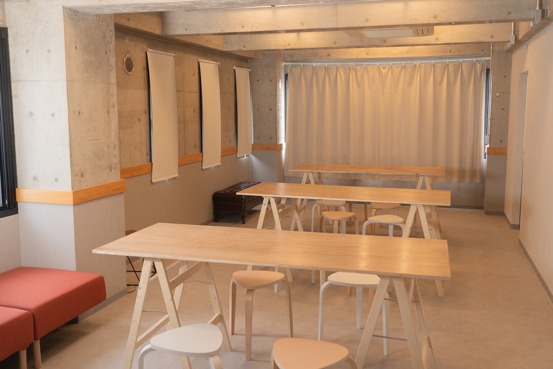 【二子玉川10分/41㎡長方形空間】撮影会社運営のスタジオ&遊び場｜撮影,イベント,個展,オフ会｜プロ機材,ミニキッチン,小物の写真13