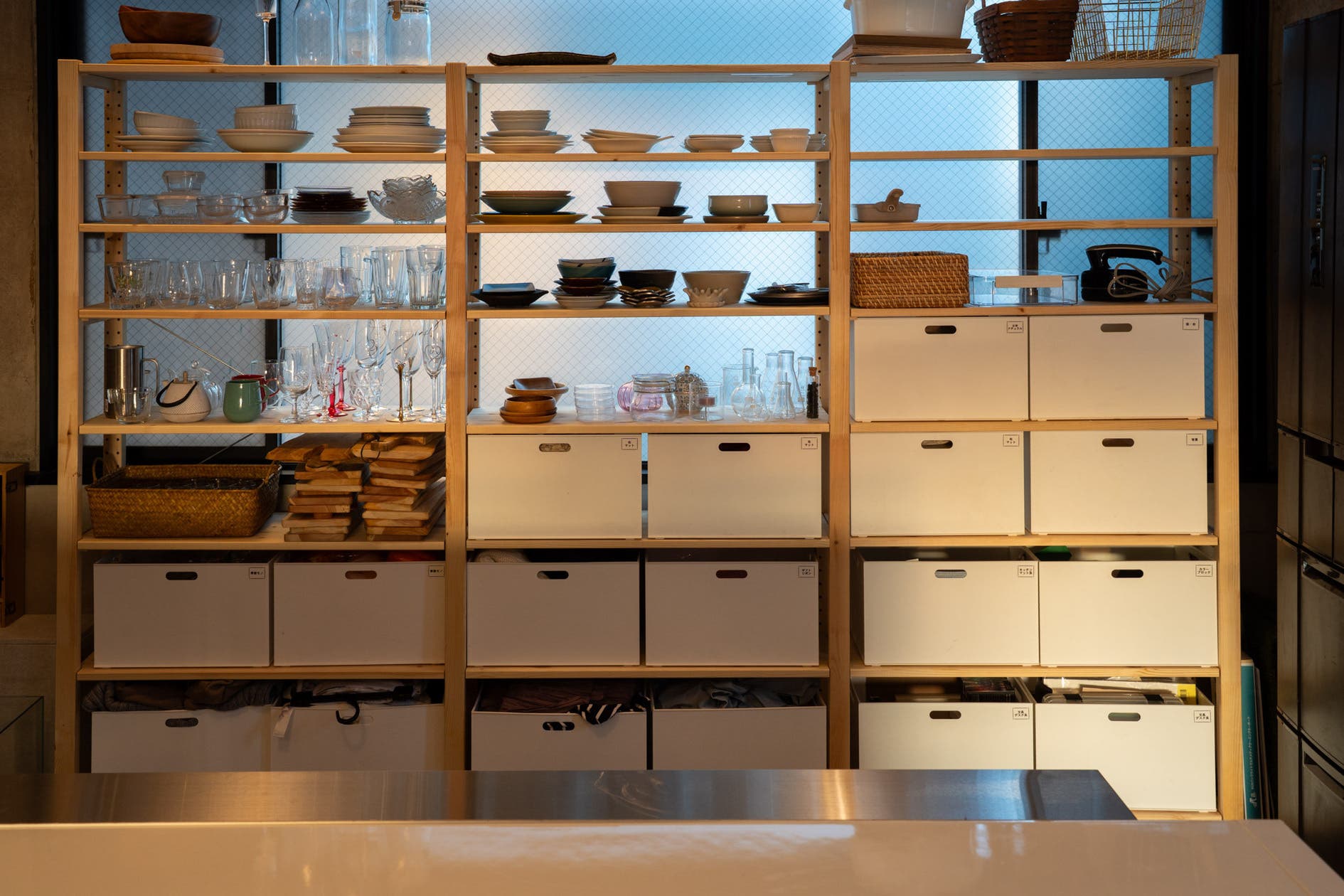 【二子玉川10分/41㎡長方形空間】撮影会社運営のスタジオ&遊び場｜撮影,イベント,個展,オフ会｜プロ機材,ミニキッチン,小物の写真6