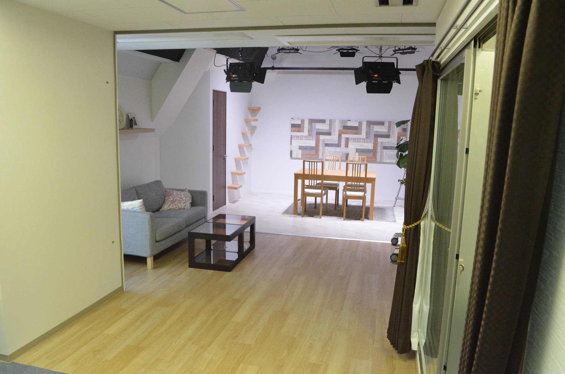 配信・対談に特化！　リビング常設スタジオ｜クロマキー撮影OK｜インタビュー撮影・番組収録・動画配信まで幅広く対応！の写真7
