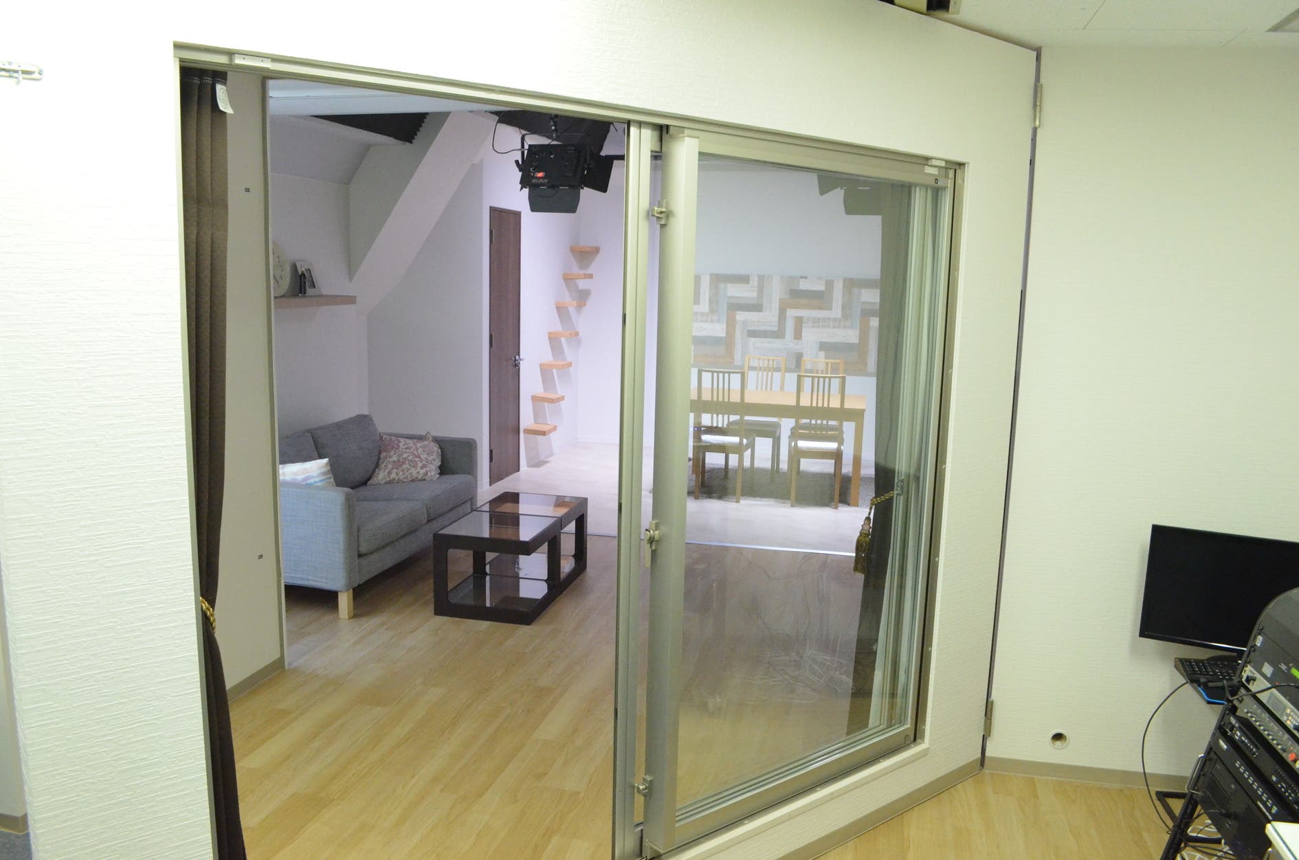 配信・対談に特化！　リビング常設スタジオ｜クロマキー撮影OK｜インタビュー撮影・番組収録・動画配信まで幅広く対応！の写真6