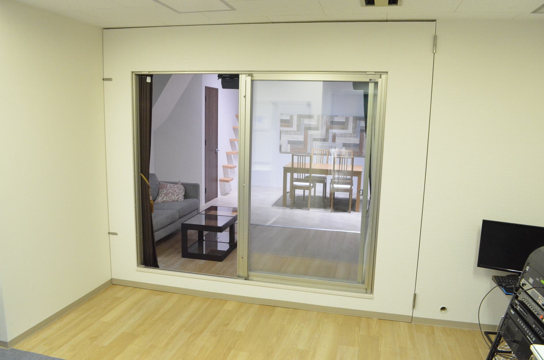 配信・対談に特化！　リビング常設スタジオ｜クロマキー撮影OK｜インタビュー撮影・番組収録・動画配信まで幅広く対応！の写真5