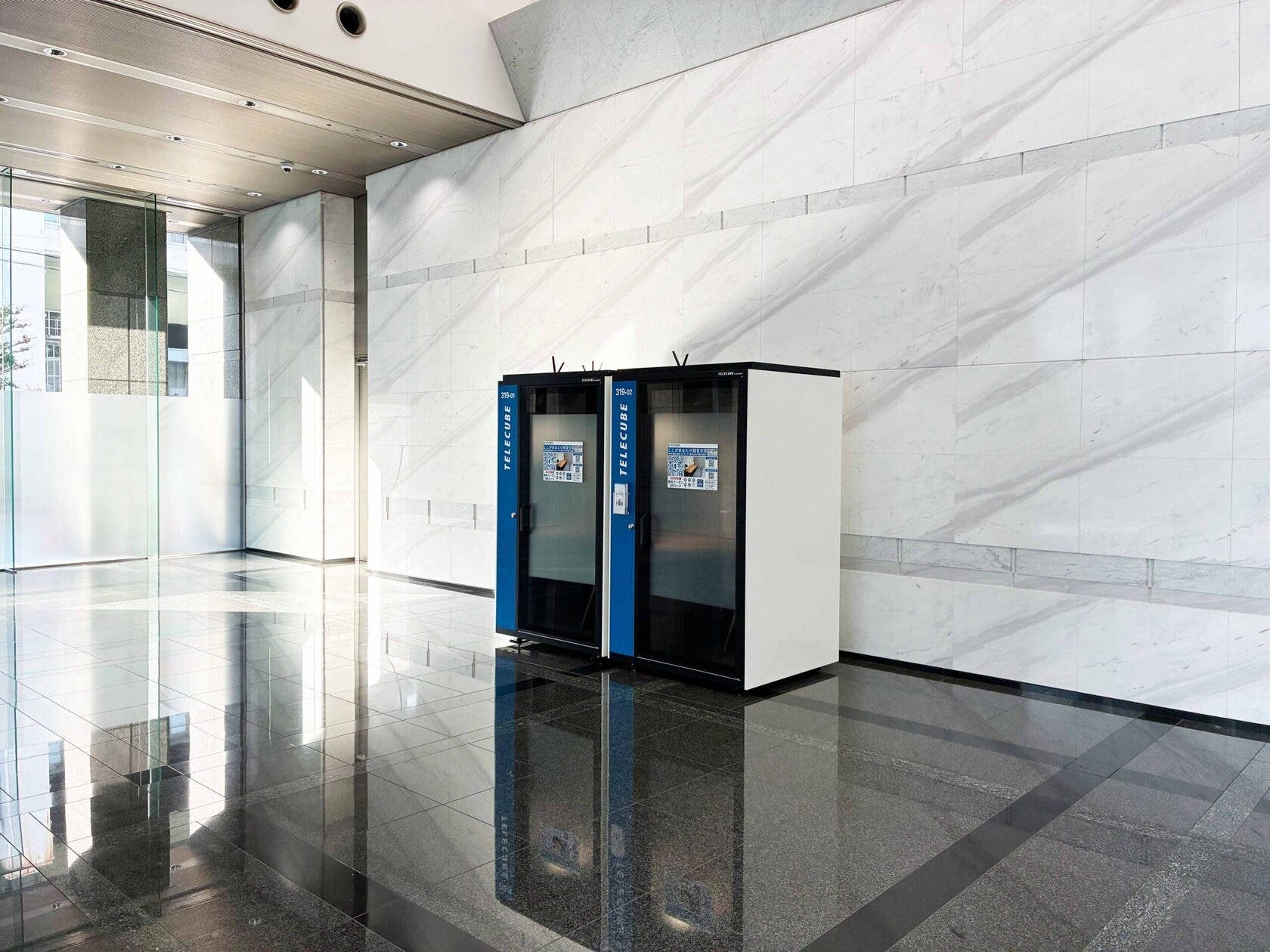 【テレキューブ】JRWD堂島タワーの個室型ワークブース（319-01）です。視線と音を遮る、プライベートな集中環境。の写真1