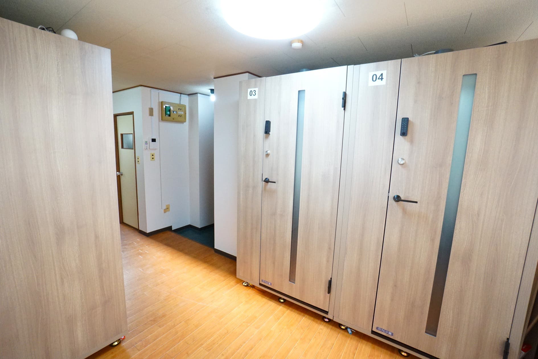 ＜駅チカ書斎 日暮里No.1＞1人用完全個室ブース💼24H🈺高速光Wi-Fi📶電源🔌テレワーク/Web面談/作業の写真6