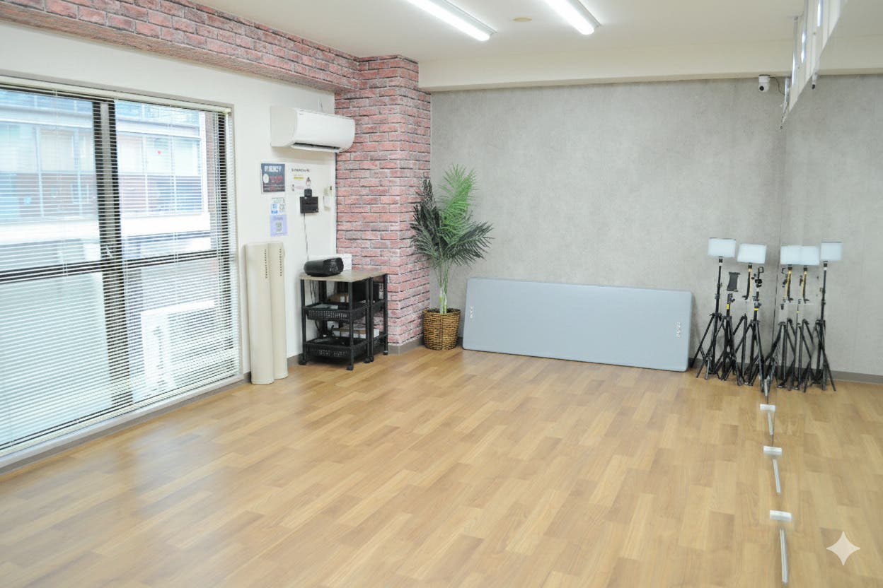 【池袋C6出口3分】24時間 安い お洒落 人気 スタジオ  ヨガ/整体/演劇/撮影/少人数　Wi-Fi Bluetoothありの写真1