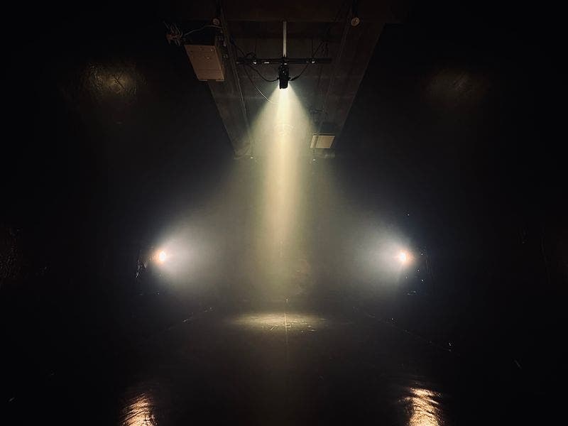 ベストホスト運営✨Tiktok撮影に最適スタジオ！スモークマシン有り・ミラーボールで動画撮影【B1F】ベースカラー：ブラックの写真2