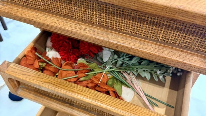 自然光の入る白壁・マリメッコ壁紙の撮影スタジオ!ヘアセット用にシャワー室完備☆ペット撮影にも♪の写真10