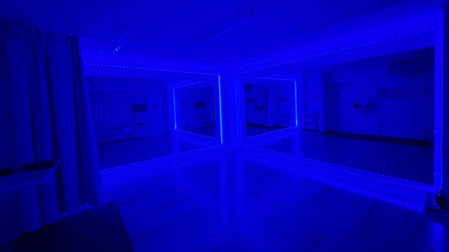 オープン割🎉ダンスに最適個室✨三ノ宮駅徒歩1分｜清潔｜大型2面鏡｜モニター｜更衣室｜無料備品多数｜個人レッスン｜ヨガ｜ダンスの写真5