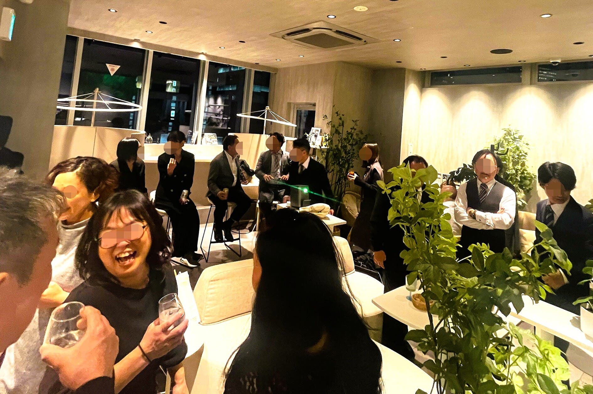 西新宿ビル群の大パノラマ・100㎡家具付き８F＋ルーフトップ貸切 新宿駅6分（場所貸しのみ・飲食物のご提供は別途ご相談ください）の写真3