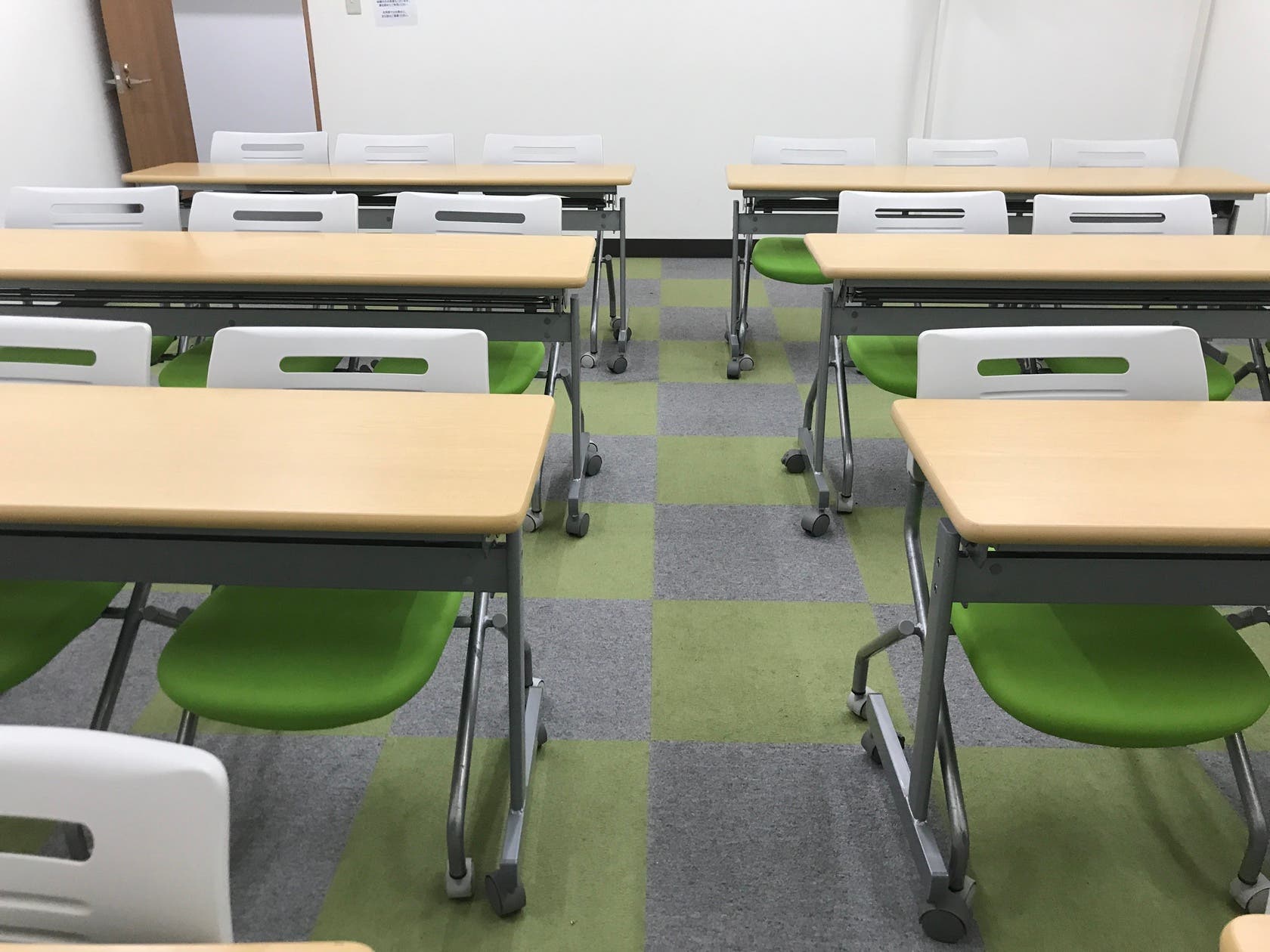 千葉中央駅3分！千葉中央　第三会議室　収容人数24名様の写真2