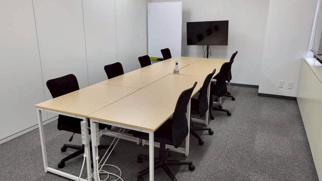 〈会議室D〉大井町駅徒歩2分 | 最大8名 | WEB会議・研修・面談に最適 | モニタ・ホワイトボード| 光回線wifi の写真2