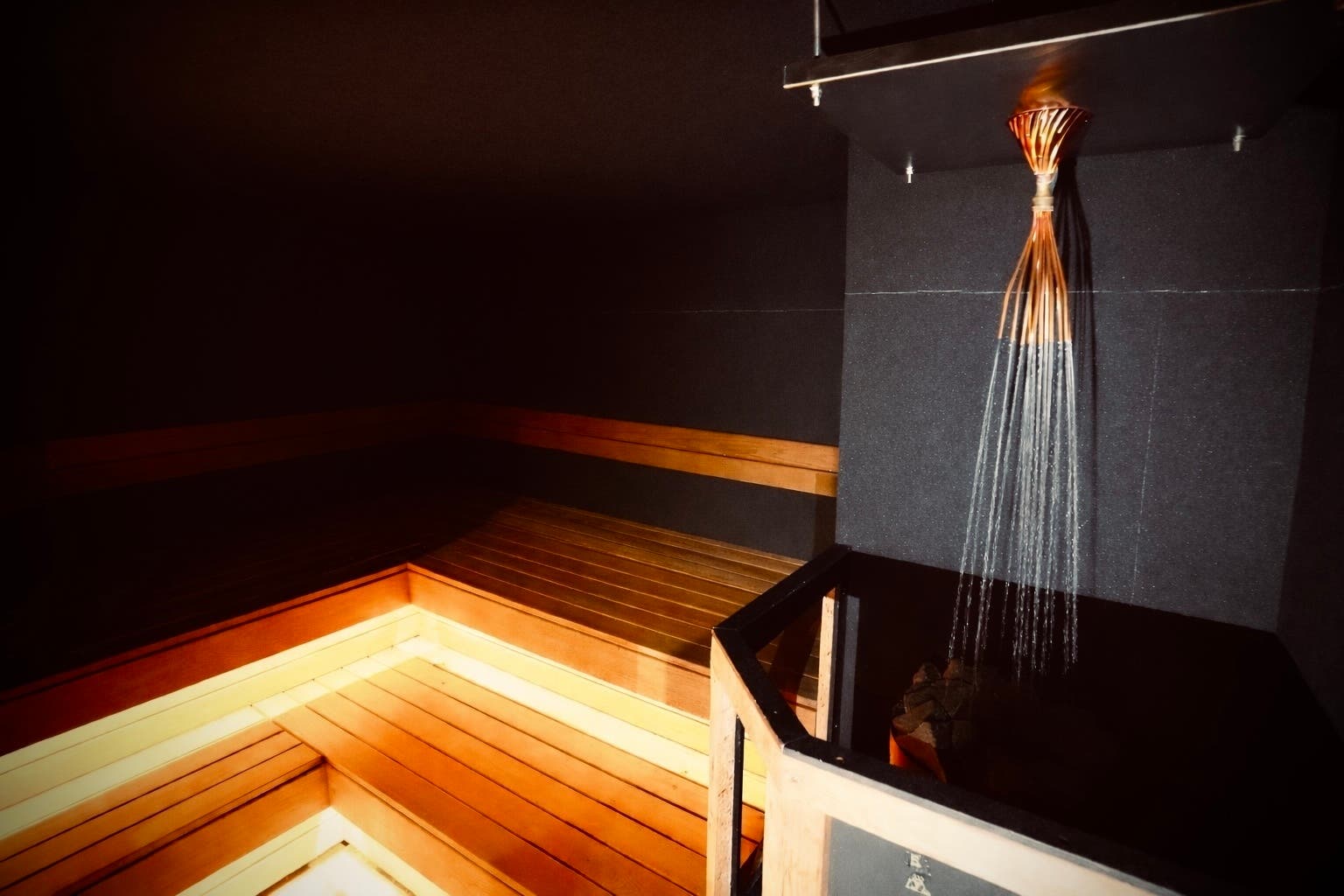 【関内3分】サウナ🌿チラー水風呂🥶ととのいパーティー♨️プロジェクター鑑賞会🎬飲み会🍻女子会👩‍👩‍👧デート💗の写真2