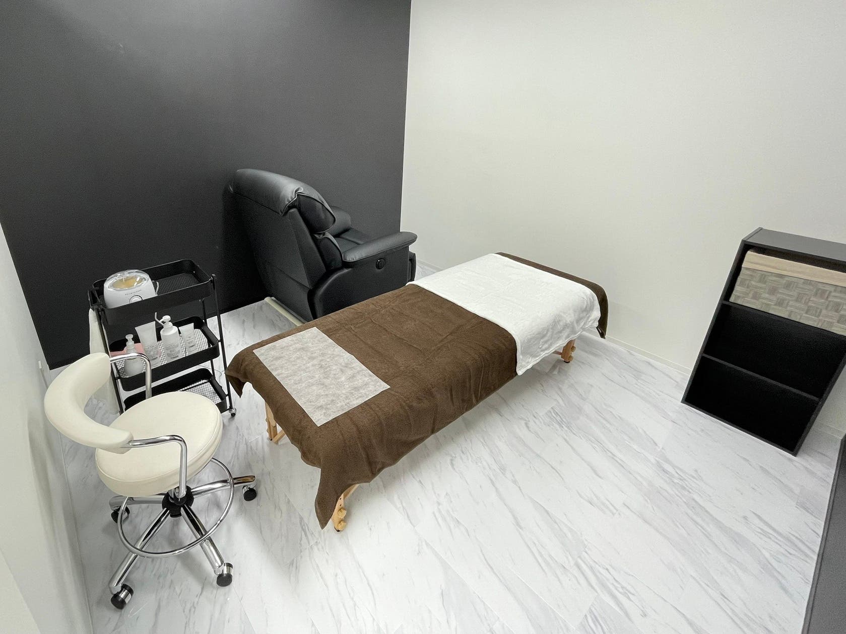 新潟駅前サロンスペースAの写真1