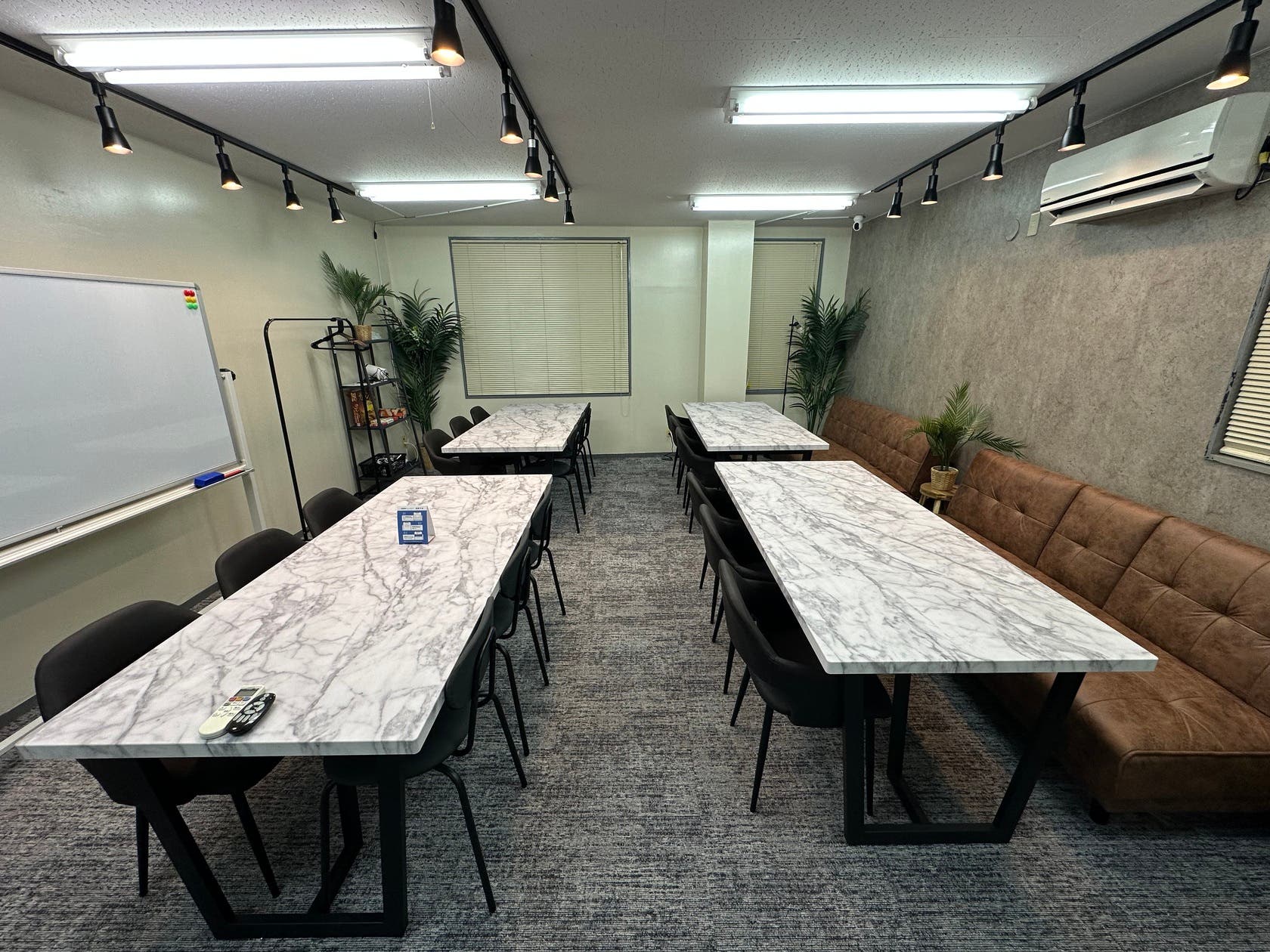 NEW！【八丁堀駅徒歩2分！宝町駅徒歩3分！】最大24名/無料Wifi/会議・撮影・女子会・ボドゲ・パーティ等！飲食🍺🍷可！の写真6