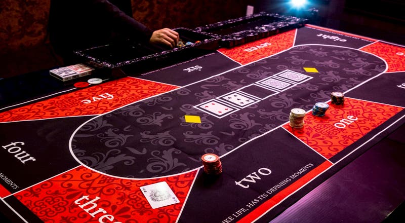 ♠️❤️【一棟貸切】お酒飲みながら大テーブルでゲーム(ポーカーセット＆シート)完備｜仲間だけで遊べる完全プライベート空間🃏