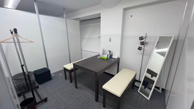 牛込神楽坂駅から徒歩7分【最大45名】67㎡|77インチ大型モニター完備|控室2部屋|文化イベント・会議・セミナーに最適の写真3