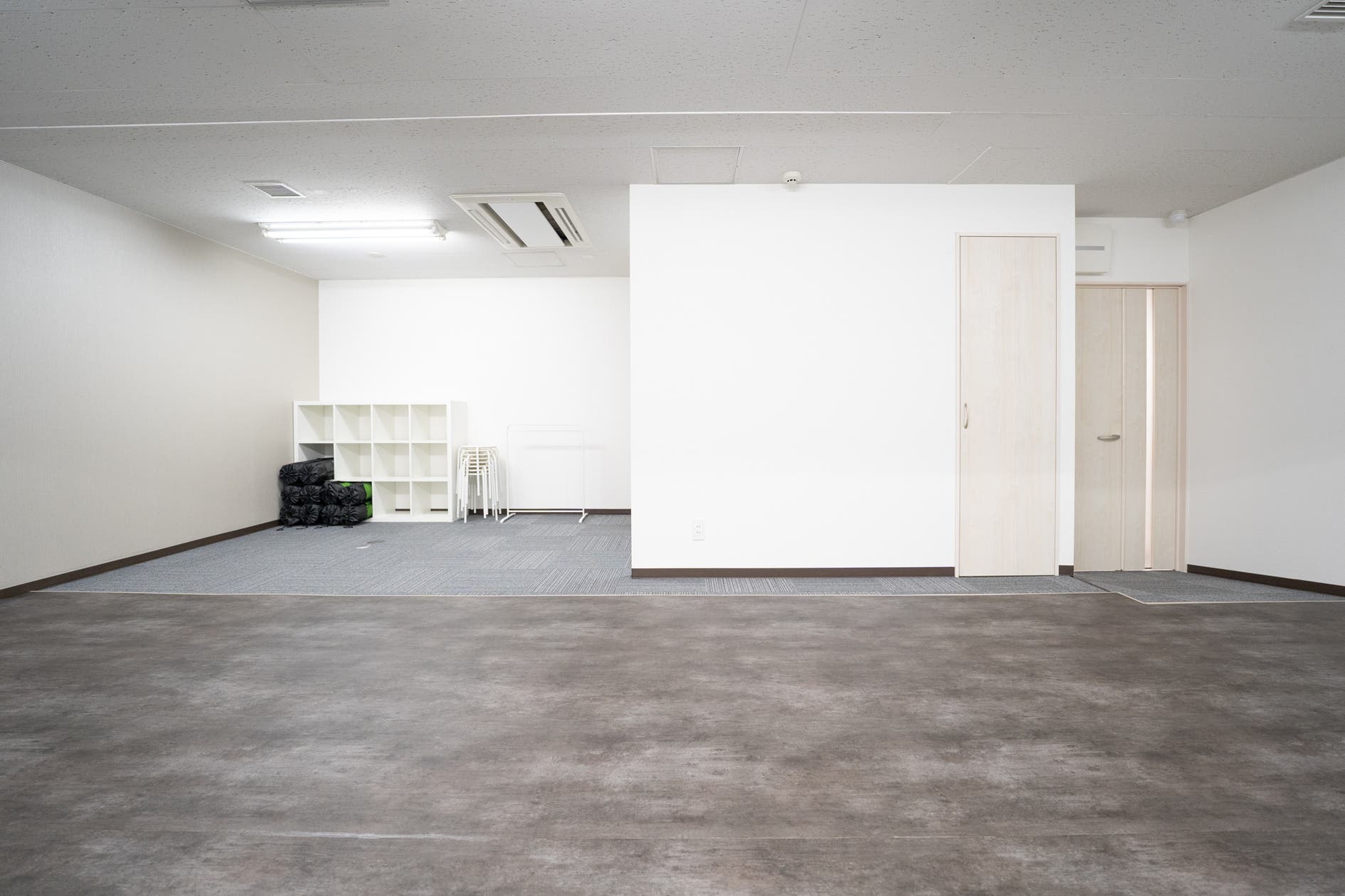 【✨WiFi未整備のためプレオープン価格✨】広々踊れるスタジオ｜6.4m鏡・更衣室完備・備品無料｜24時間営業中の写真6