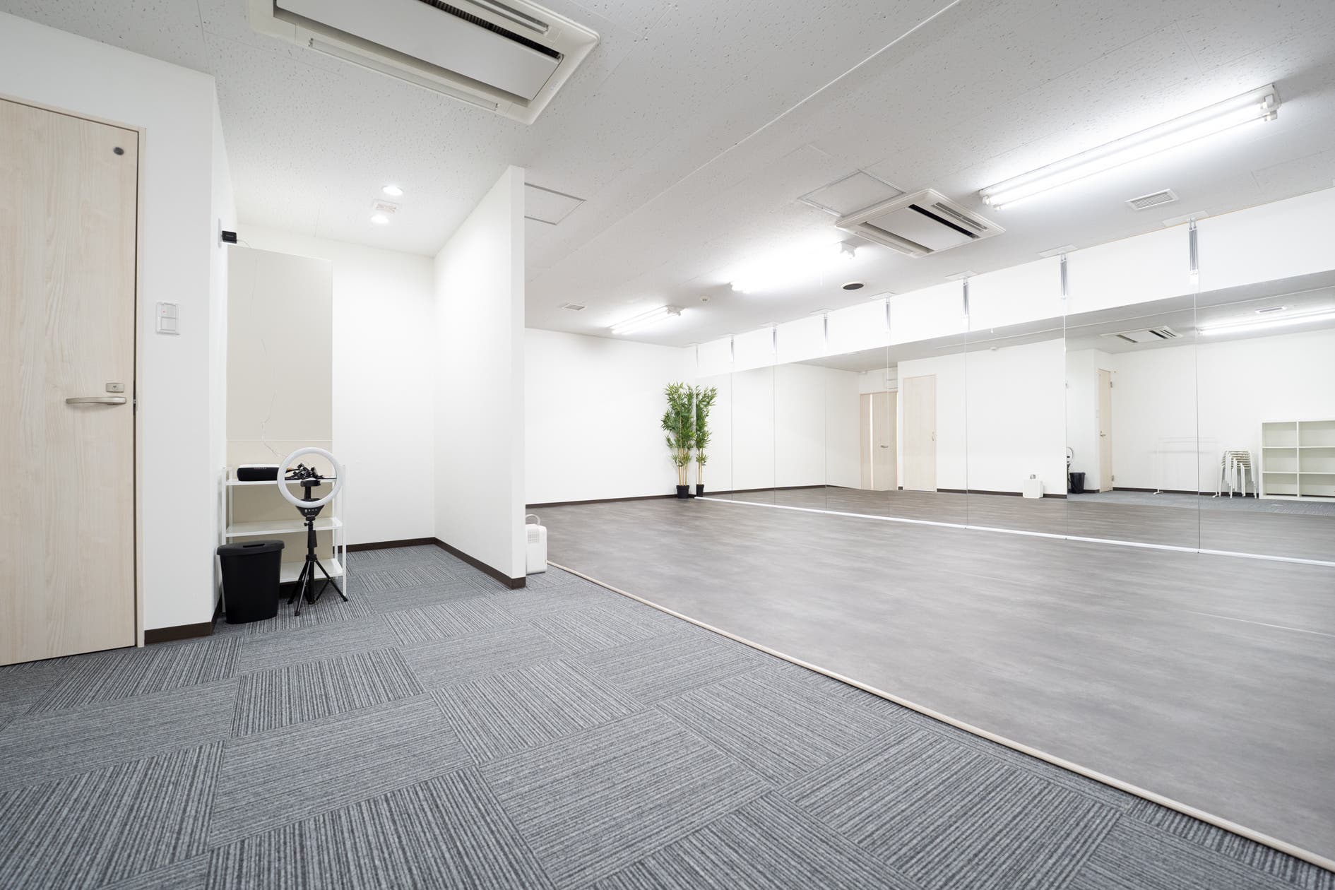 【✨WiFi未整備のためプレオープン価格✨】広々踊れるスタジオ｜6.4m鏡・更衣室完備・備品無料｜24時間営業中の写真10