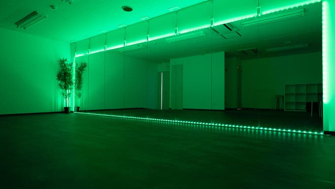 【✨WiFi未整備のためプレオープン価格✨】広々踊れるスタジオ|6.4m鏡・更衣室完備・備品無料|24時間営業中の写真12