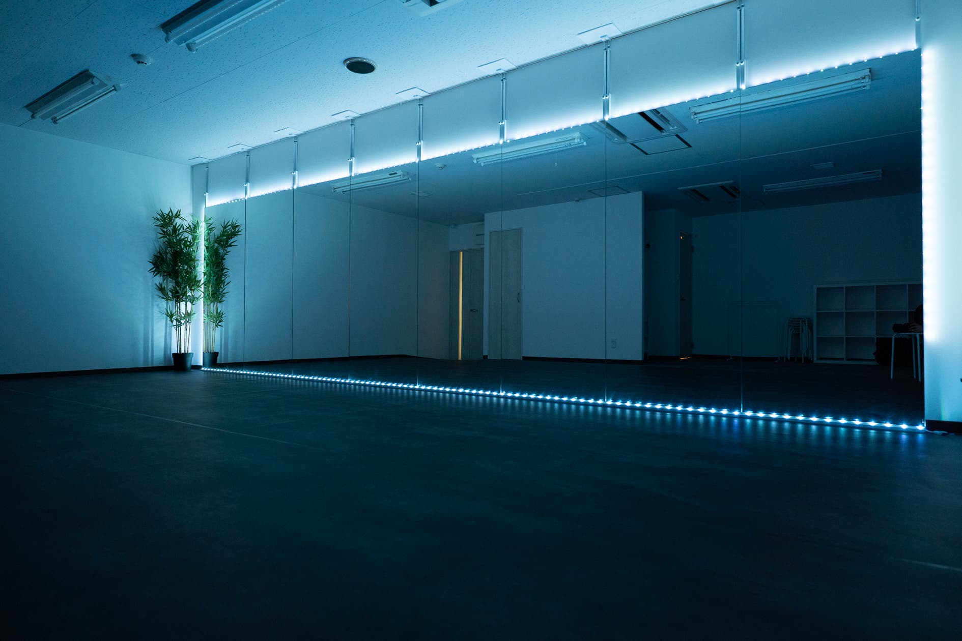 【✨WiFi未整備のためプレオープン価格✨】広々踊れるスタジオ｜6.4m鏡・更衣室完備・備品無料｜24時間営業中の写真13