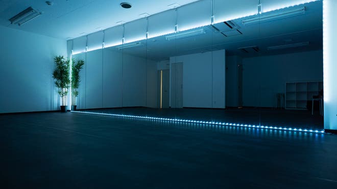 【✨WiFi未整備のためプレオープン価格✨】広々踊れるスタジオ|6.4m鏡・更衣室完備・備品無料|24時間営業中の写真13