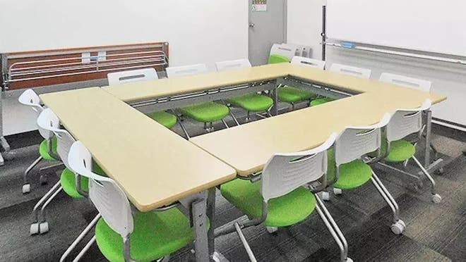 <新横浜駅4分!新横浜ホール 第4会議室 収容人数12名様>の写真1