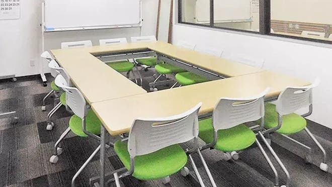 <新横浜駅4分!新横浜ホール 第5会議室 収容人数12名様>の写真1