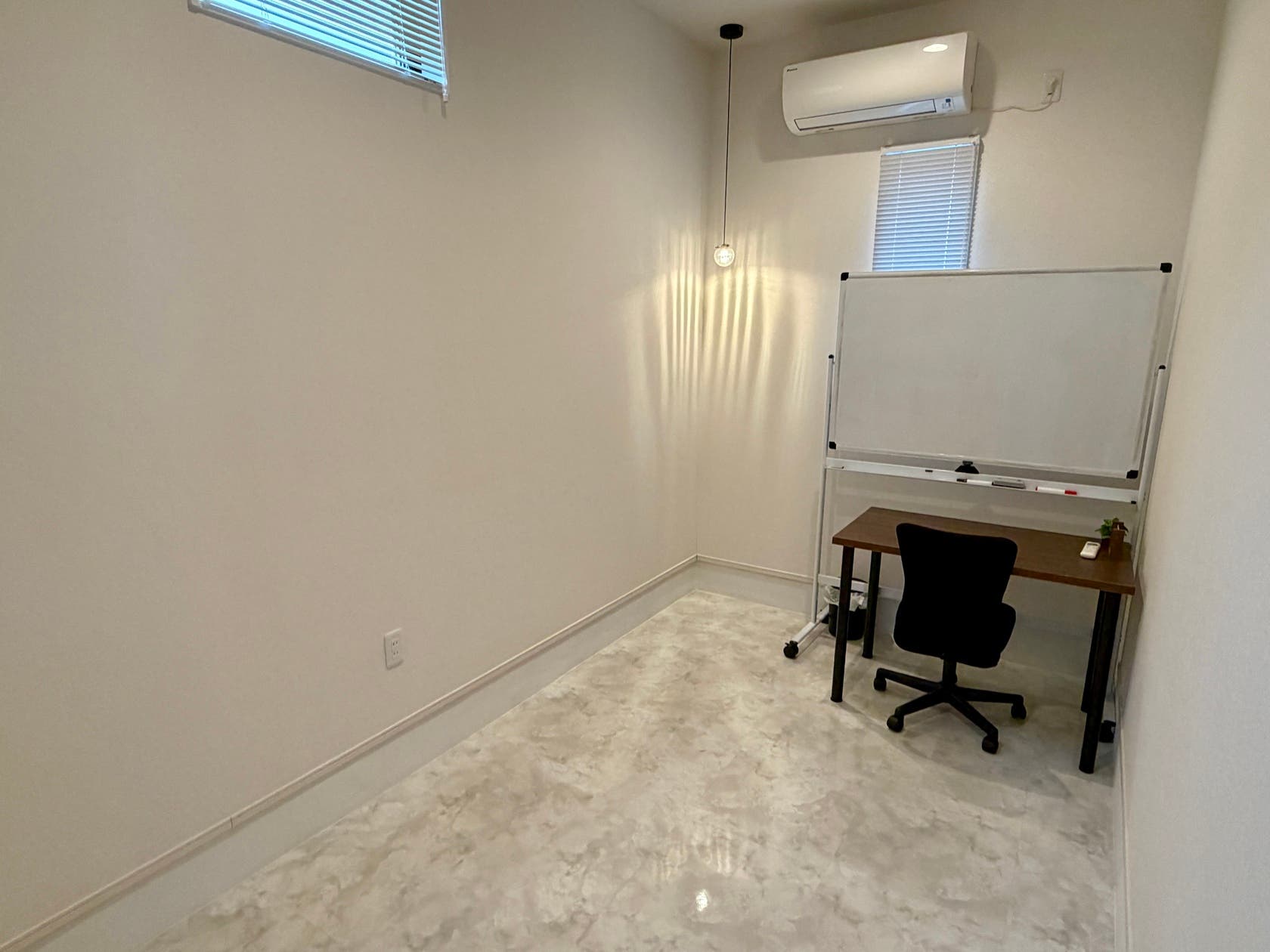 東広島市　西条駅から徒歩10分のレンタルスペース【102】の写真1