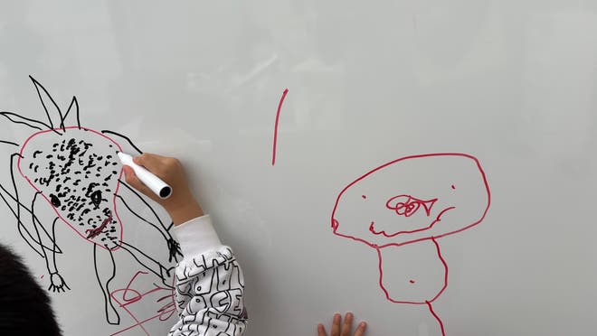 天井7.5mから苺が吊り下がる「苺空間」を多目的に利用可能。貸切パーティー、会議、TV映画撮影、料理スタジオ、フォト婚その他の写真15