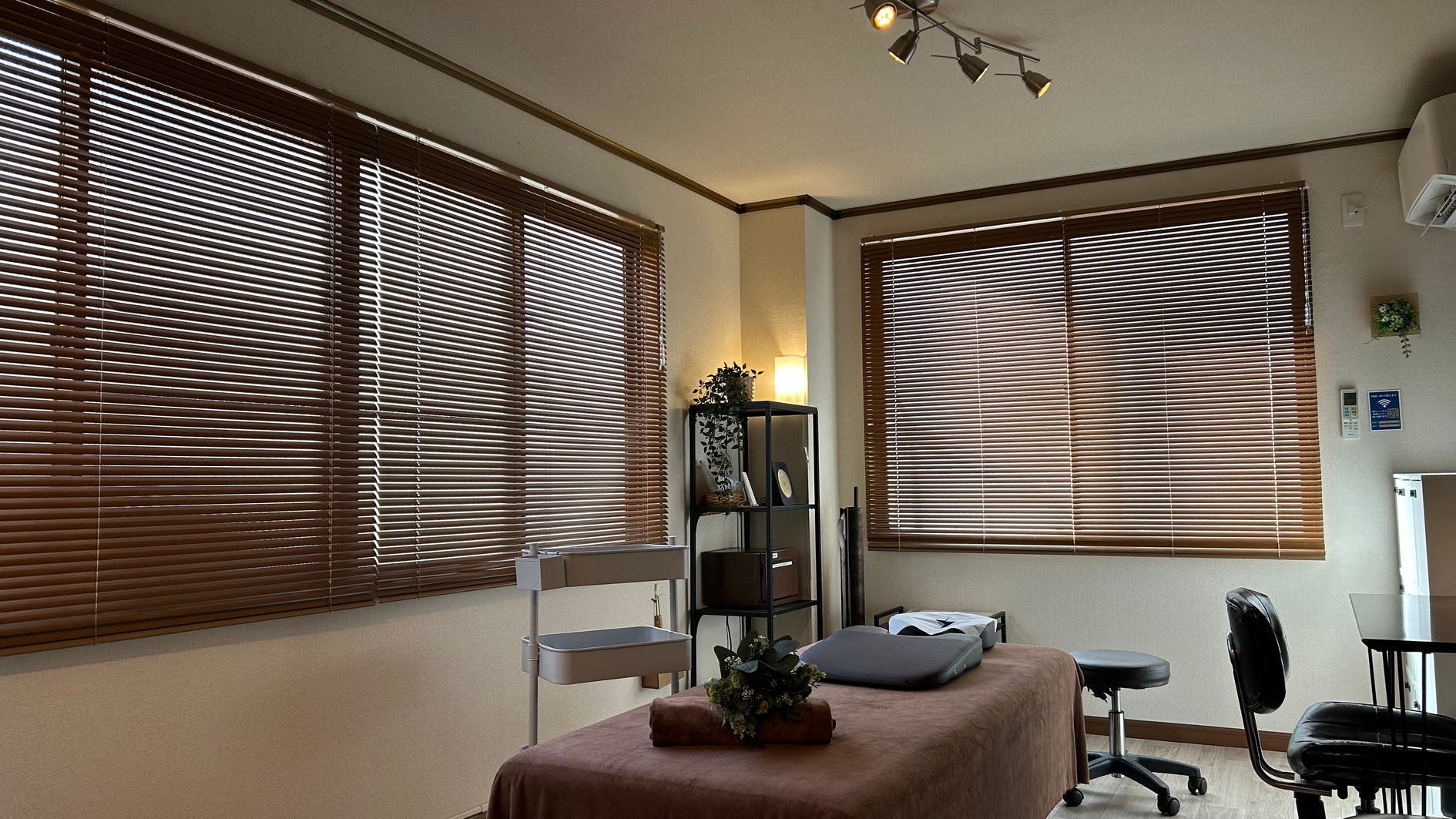 蒲田駅徒歩3分の好立地✨エステ・アロマ・整体・マッサージなどの多目的の施術に使える充実の設備・備品✨完全個室型のレンタルサロン✨の写真2