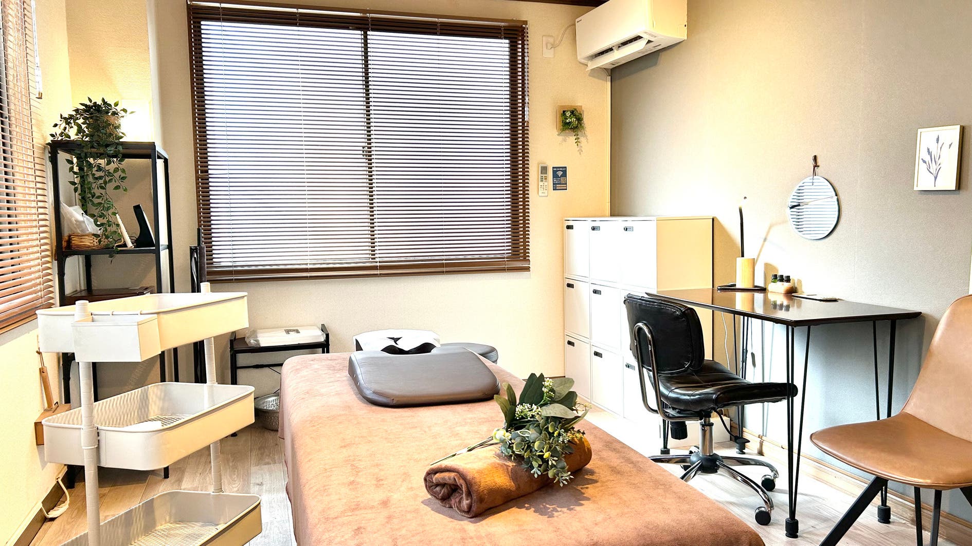 蒲田駅徒歩3分の好立地✨エステ・アロマ・整体・マッサージなどの多目的の施術に使える充実の設備・備品✨完全個室型のレンタルサロン✨の写真3